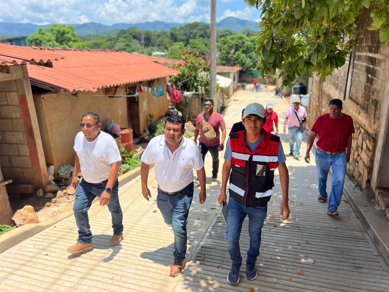 Dago Gutiérrez supervisa obras en pueblos de Cuautepec - El Faro de la ...