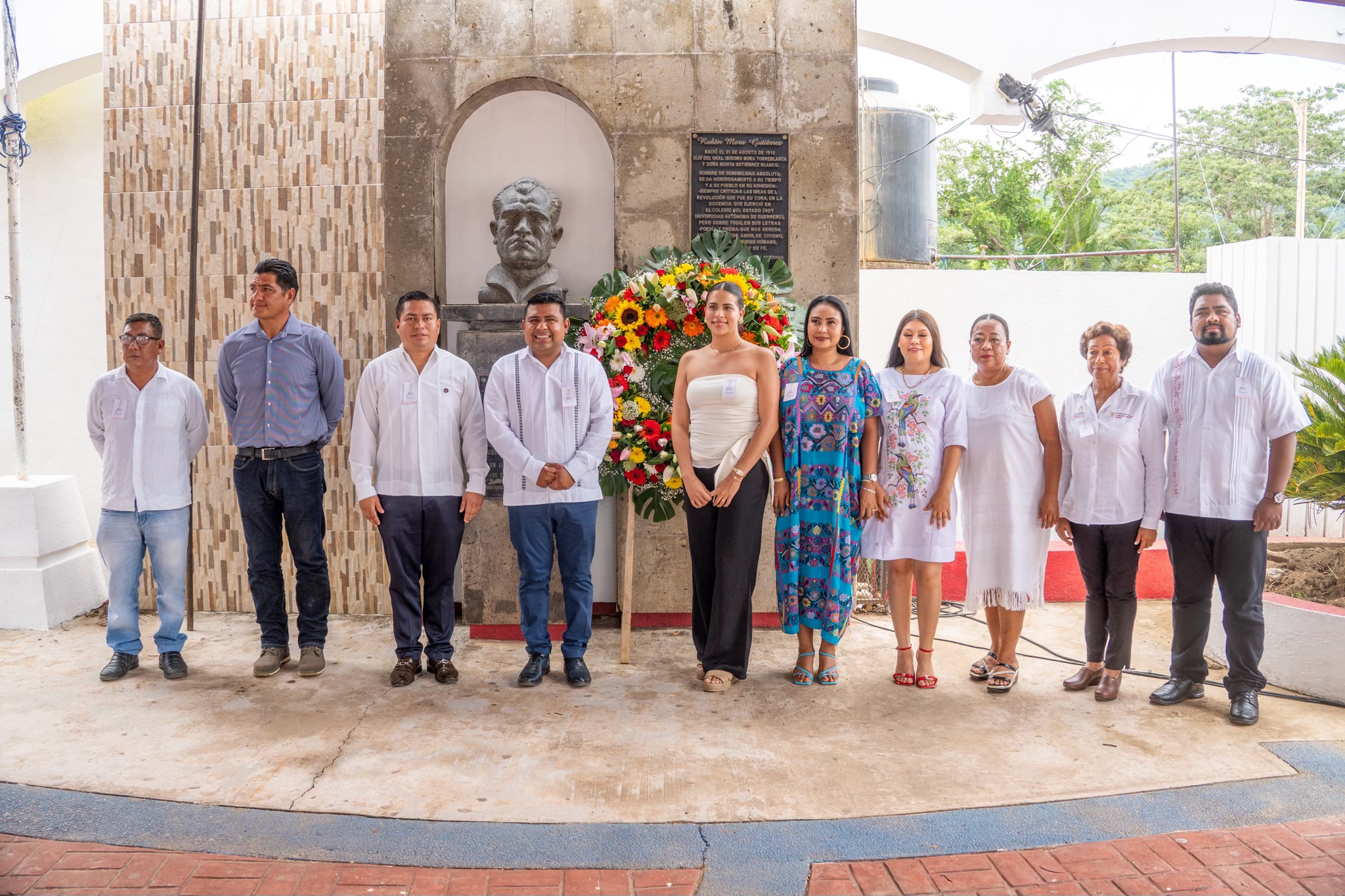 Conmemoran 115 aniversario del natalicio de Rubén Mora - El Faro de la ...