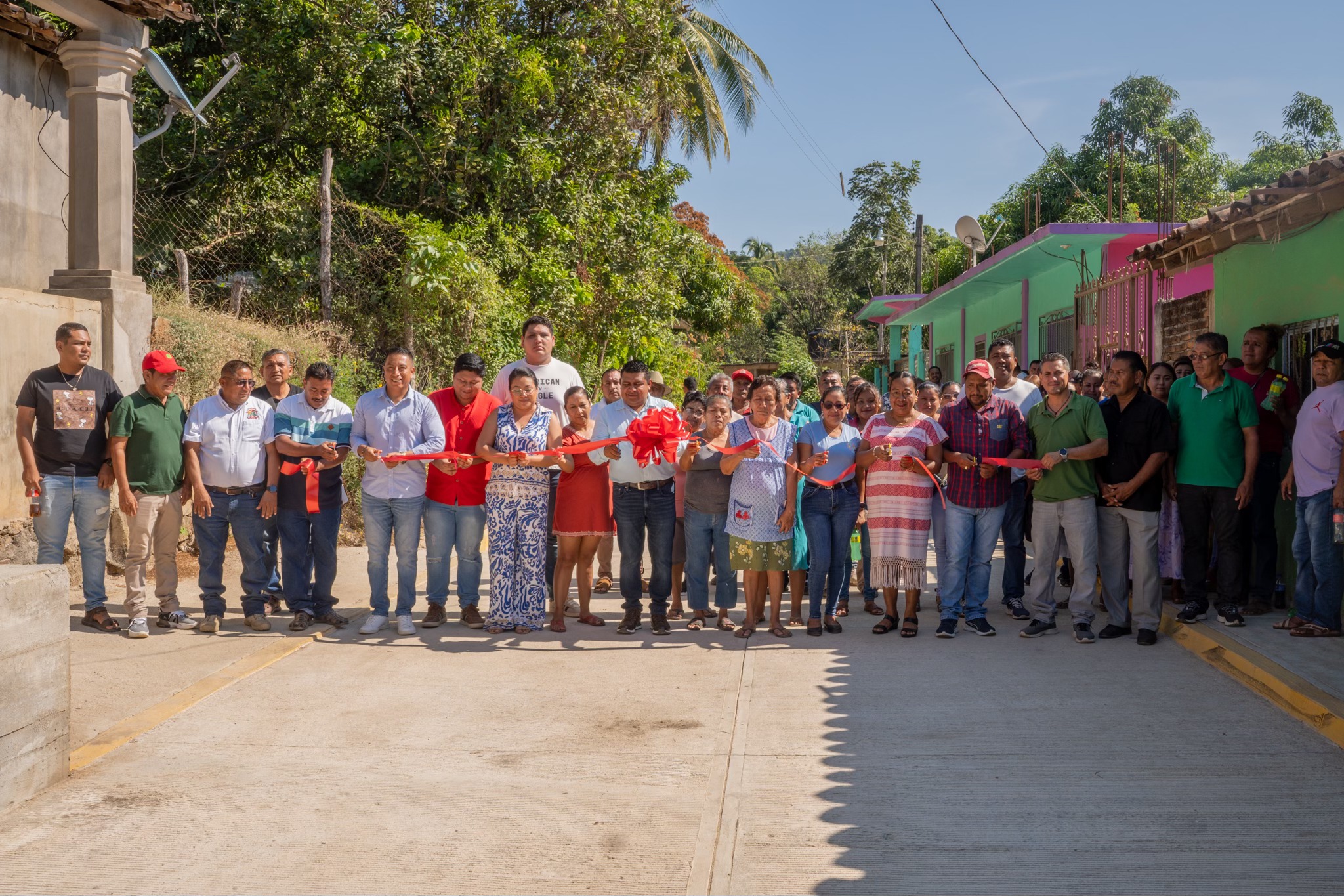 Dago Gutiérrez inaugura pavimentación de la calle Zapata - El Faro de ...