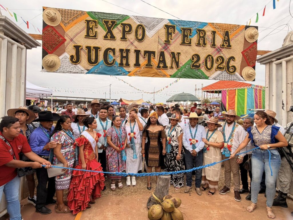 Adair asiste al tradicional pendón de Juchitán - El Faro de la Costa Chica